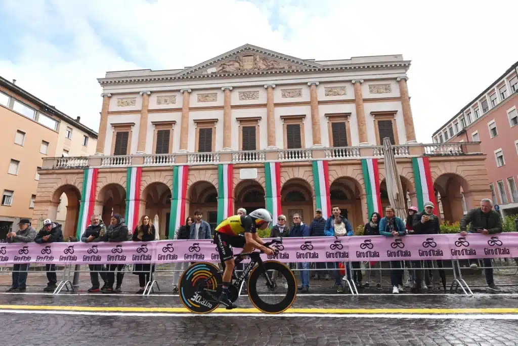 2019 Giro d'Italia Standings: Results, General Classification and ...